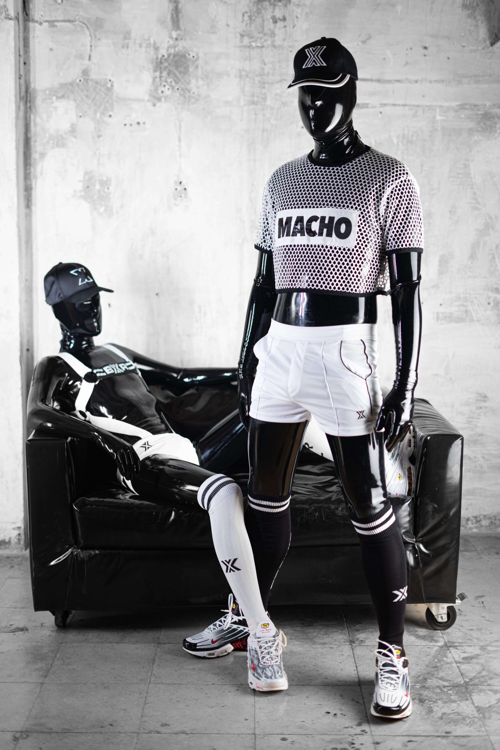 Becoming A Store Mannequin At Boxer Barcelona – Prince of Rubber