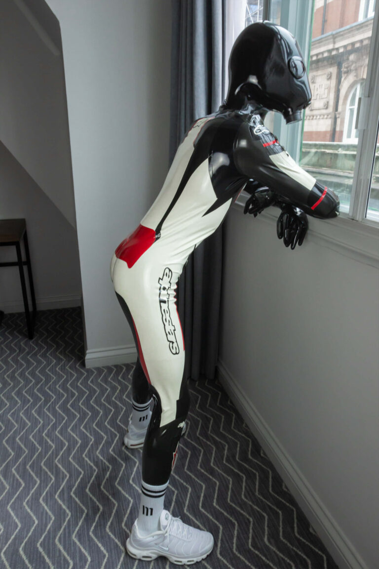 Rubber Fetish Photos & Stories – Prince of Rubber