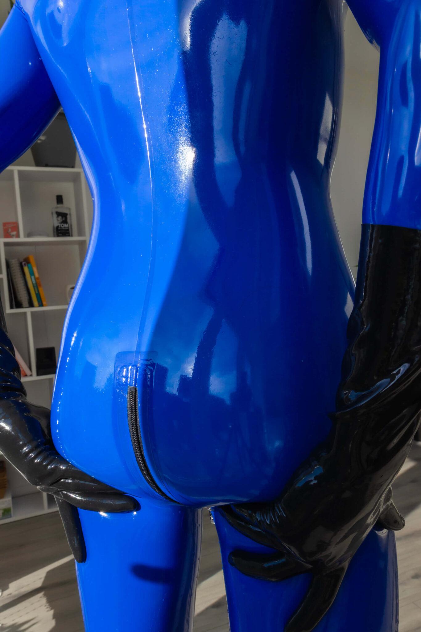 Neck-Entry Latex Photos – Prince of Rubber